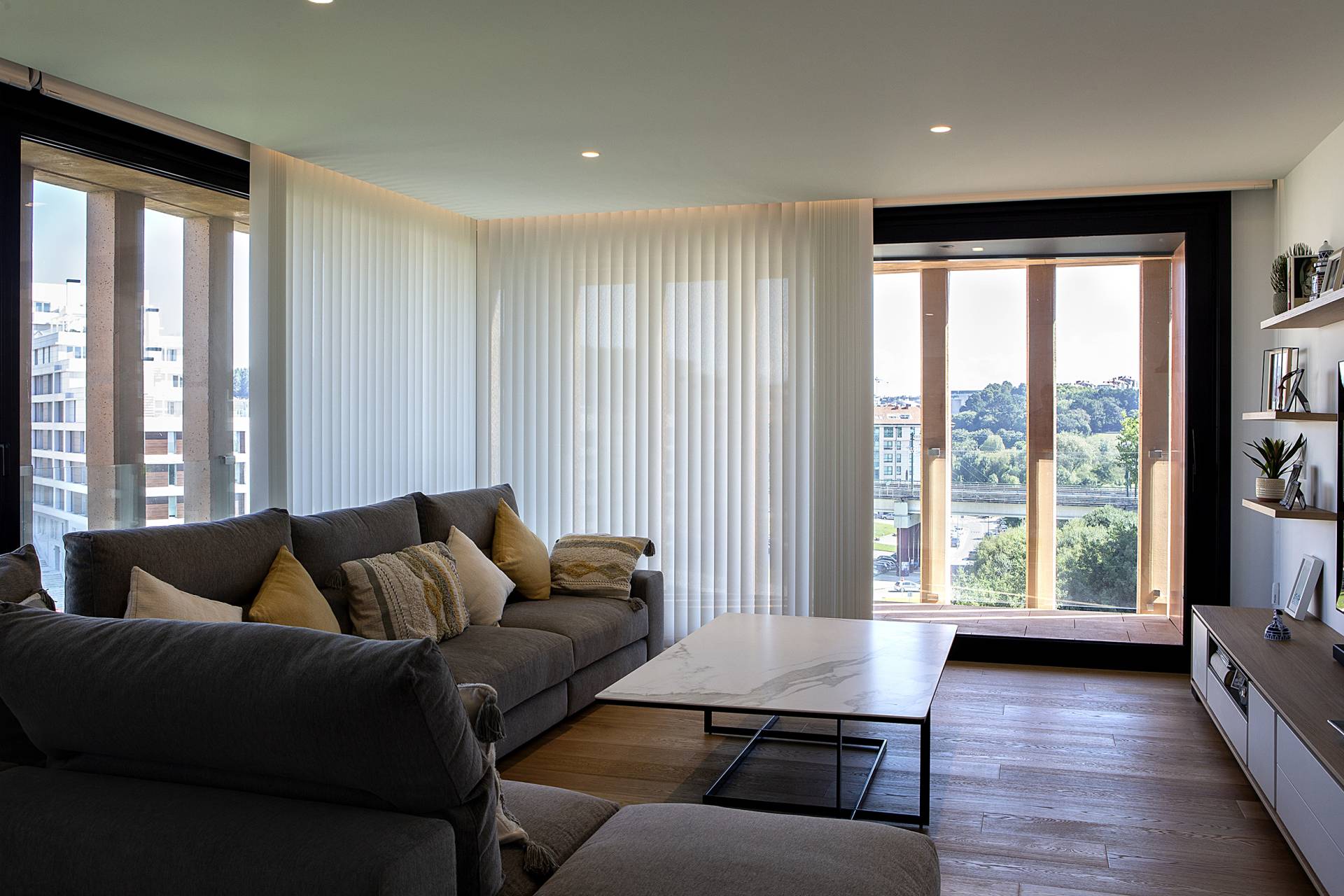 Residencial Cornes – Carbajo Barrios Arquitectos - Bandalux EN